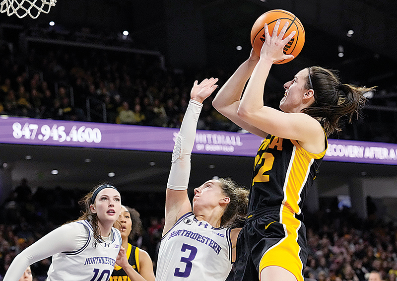 Clark moves into 2nd as No. 3 Iowa rips Wildcats | News, Sports, Jobs ...